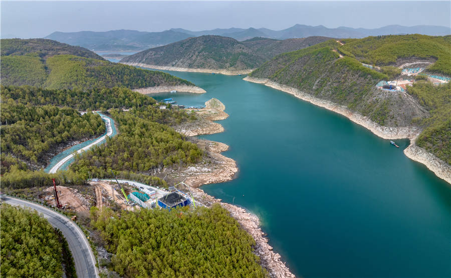 渑淅高速丹江小三峡特大桥首个主墩承台浇筑完成